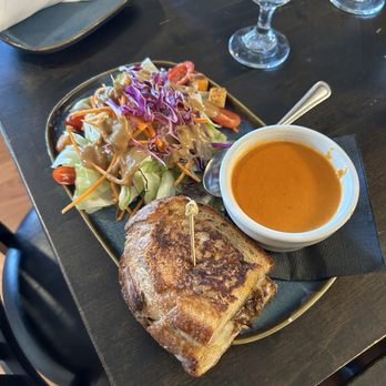 THE LIBRARY COLLEGEVILLE - Updated July 2025 - 104 Photos & 83 Reviews ...