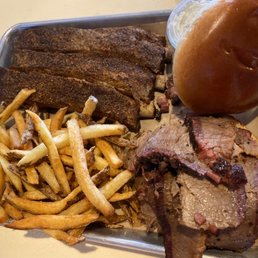 ZZQ SMOKEHOUSE - 256 Photos & 301 Reviews - 3390 Coachman Rd, Eagan ...