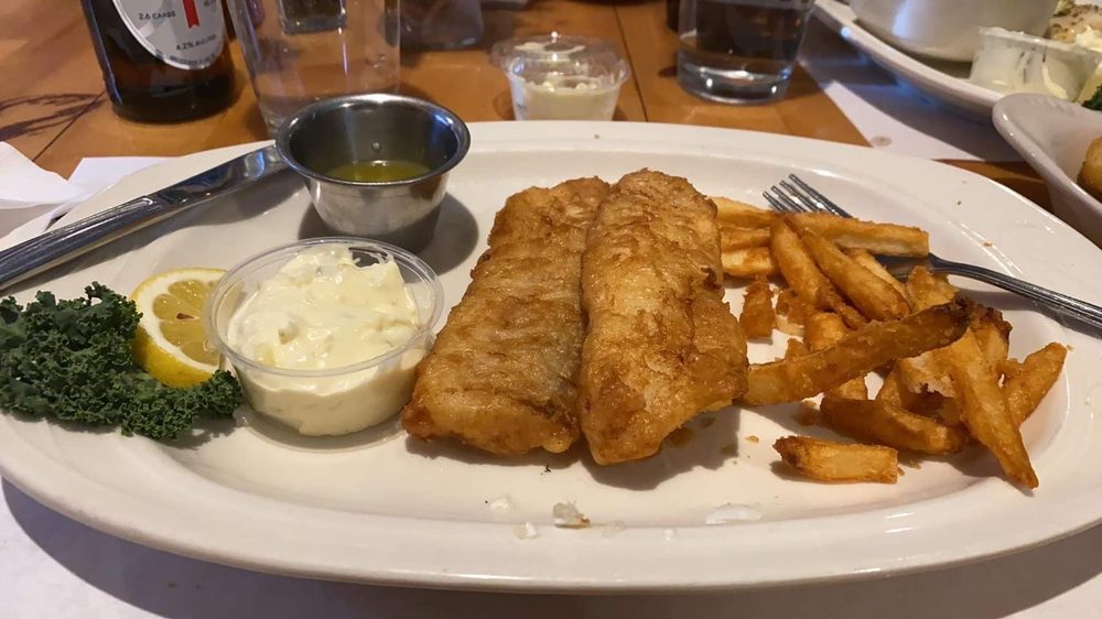 TRACKS BAR AND FAMILY DINING - Updated August 2024 - 17 Photos & 26 ...