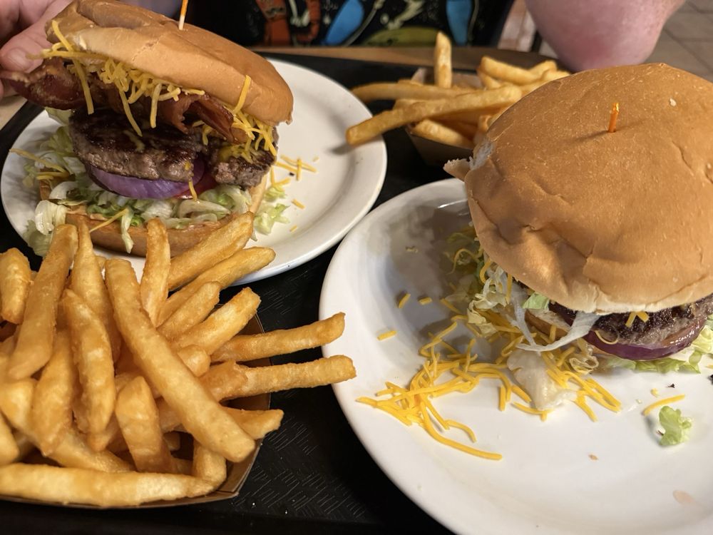 NOVROZSKY’S HAMBURGERS - SULPHUR - Updated July 2025 - 38 Photos & 69 ...