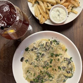 TAPS PUBLIC HOUSE - Updated December 2025 - 98 Photos & 43 Reviews ...