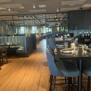 ENTOURAGE - Updated December 2025 - 578 Photos & 255 Reviews - 796 ...