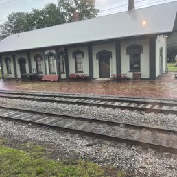 TRAINWRECK GRILL AND ALE HOUSE - Updated November 2024 - 37 Photos & 39 ...