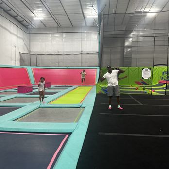 SHELL WE BOUNCE - Updated October 2025 - 85 Photos & 50 Reviews - 32295 ...