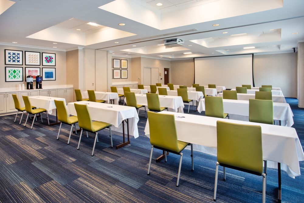 HOLIDAY INN EXPRESS & SUITES ROCHESTER WEBSTER - Updated August 2025 ...