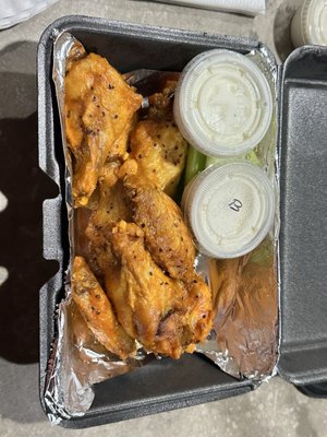 SLAP BOX PIZZA AND WINGS - Updated October 2025 - 27 Photos & 25 ...