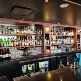 Q RESTAURANT & BAR - Updated December 2025 - 1123 Photos & 1044 Reviews ...