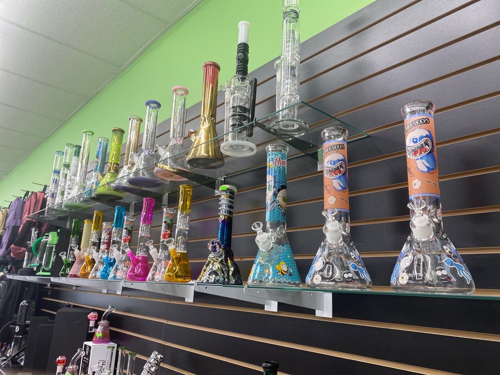 VAPE 411 AND SMOKE - Updated October 2025 - 90 Photos - 100 Frankfurt ...