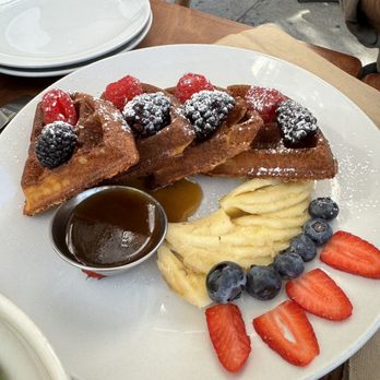 CROFT ALLEY BEVERLY HILLS - 123 Photos & 136 Reviews - 9433 Brighton ...