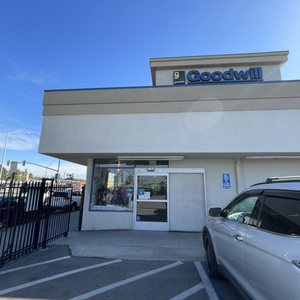 GOODWILL STORE & DONATION CENTER - Updated March 2025 - 39 Photos & 81 ...