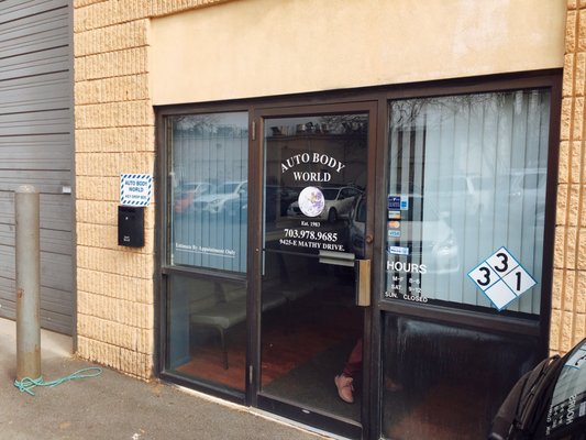 AUTO BODY WORLD - Updated December 2025 - 25 Photos & 92 Reviews - 9425 ...