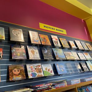 MENLO PARK LIBRARY - Updated February 2025 - 48 Photos & 69 Reviews ...