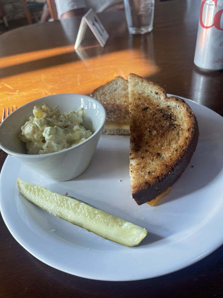 DAPHNE MAE CAFE - Updated December 2025 - 10 Photos - 208 Main Street ...