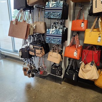 K&G FASHION SUPERSTORE - Updated December 2025 - 35 Photos & 19 Reviews - 5410 East 82nd St ...