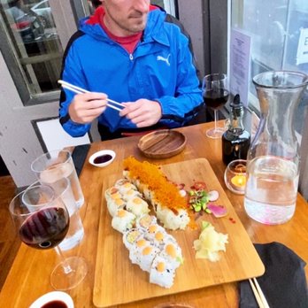 HUNGRY SUMO SUSHI BAR - 491 Photos & 271 Reviews - 2663 S Kinnickinnic ...