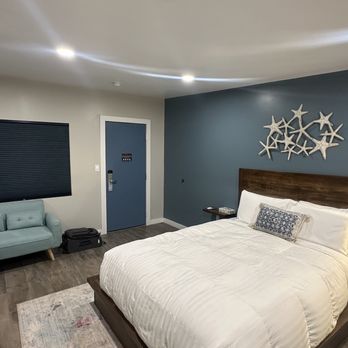 WHITE CAPS MOTEL - Updated May 2024 - 18 Photos & 16 Reviews - 1612 E ...