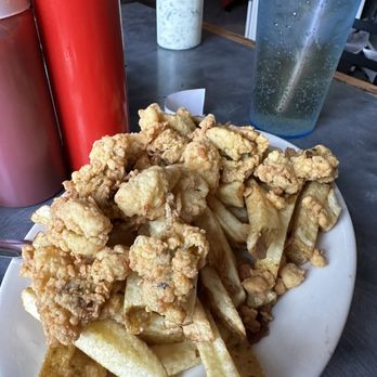 CHICK-A-DEE OF LEWISTON - Updated December 2024 - 88 Photos & 121 ...