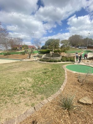 HIDDEN VALLEY MINIATURE GOLF - Updated November 2025 - 45 Photos & 40 ...