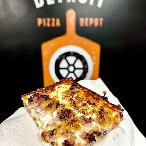 GARAGE PIZZA - Updated April 2025 - 403 Photos & 1055 Reviews - 4339 ...