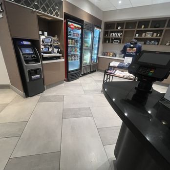 DOUBLETREE BY HILTON HOTEL CARSON - Updated May 2025 - 412 Photos & 177 ...