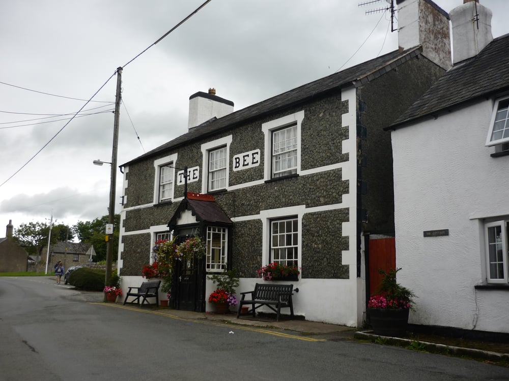THE BEE INN - Updated May 2024 - Main Street, Eglwysbach, Conwy, United ...