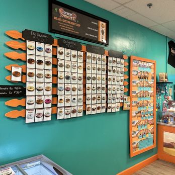 DESERT DONUTS - Updated October 2025 - 455 Photos & 495 Reviews - 3134 ...