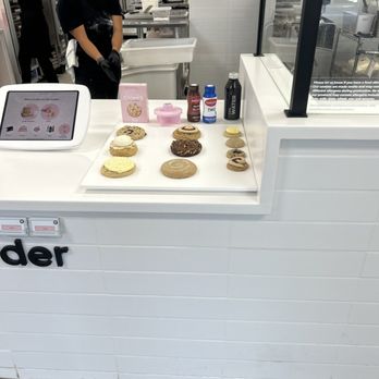 CRUMBL - AINA HAINA - Updated January 2026 - 257 Photos & 137 Reviews - 820 W Hind Dr, Honolulu ...