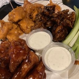 OUTPUT LOUNGE & SPORTS BAR - 244 Photos & 436 Reviews - 1758 W Grand ...