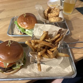 5280 BURGER AND TAPHOUSE - Updated February 2025 - 301 Photos & 260 ...