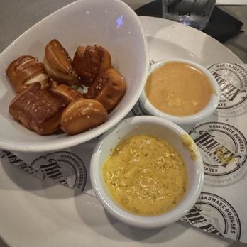 THE FIX BURGER BAR - Updated January 2026 - 627 Photos & 1072 Reviews ...