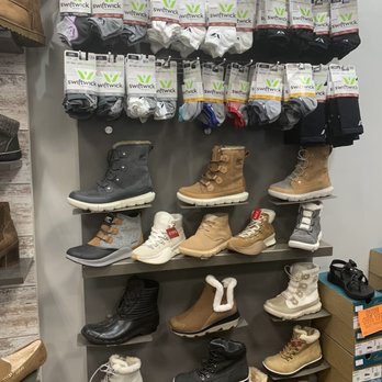 TRADEHOME SHOE STORES - Updated February 2025 - 12 Photos & 10 Reviews ...