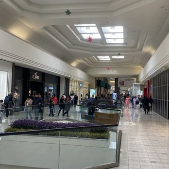 SUNVALLEY SHOPPING CENTER - Updated March 2025 - 234 Photos & 339 ...