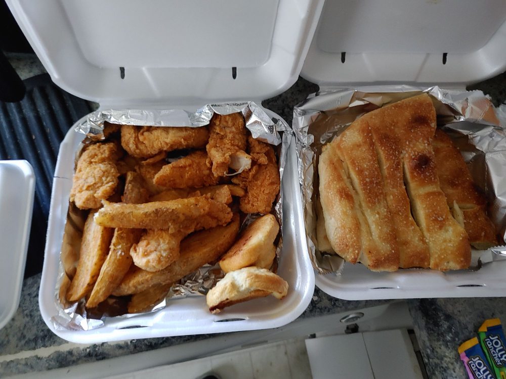 Cluck N' Crust Chicken & Pizza, Chelsea | Roadtrippers