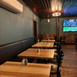 PERRYTOWN TAP HOUSE - Updated November 2024 - 31 Photos - 1002 Perry ...