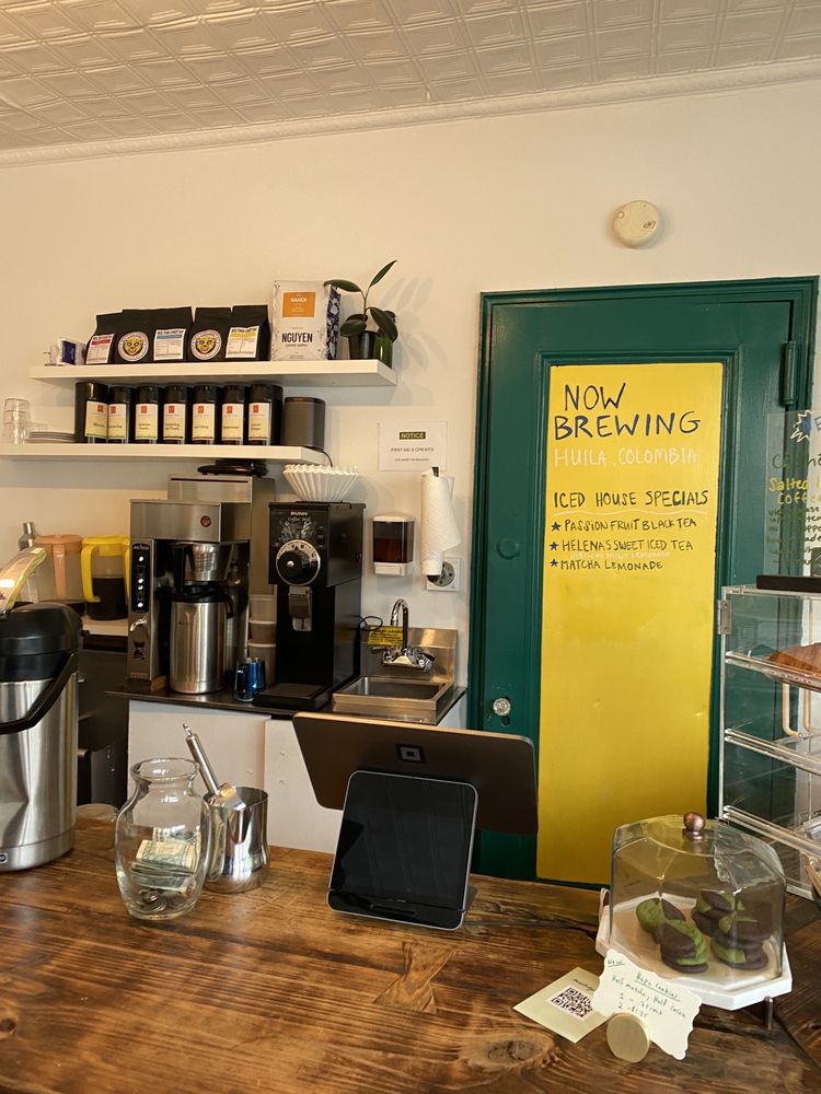 LARRY’S CA PHE - Updated May 2024 - 17 Photos - 135 Woodpoint Rd ...