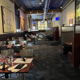 THE ELEVATOR BREWERY AND DRAUGHT HAUS - Updated February 2025 - 402 ...