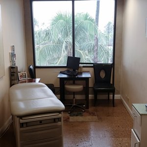 STUART LERNER, MD - Updated December 2025 - 47 Reviews - 970 N Kalaheo ...