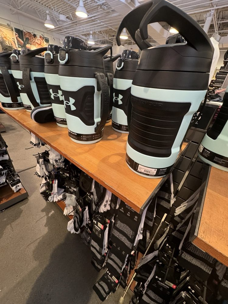 UNDER ARMOUR FACTORY HOUSE - Updated October 2025 - 23 Photos & 27 ...