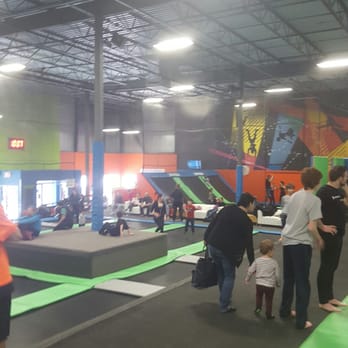 ISAUTE - Updated January 2026 - 15 Photos - 2045 Boulevard Dagenais O ...