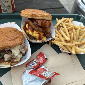 THE FRIENDLY TAVERN - Updated February 2025 - 640 Photos & 556 Reviews ...