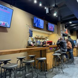 OFF THE RAILS BARBEQUE AND DRAFTHOUSE - Updated December 2025 - 142 ...