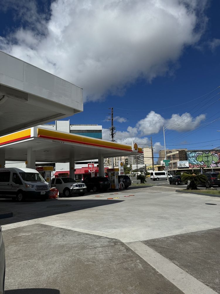 SHELL - Updated October 2025 - 17 Photos & 13 Reviews - 1115 McCully St ...