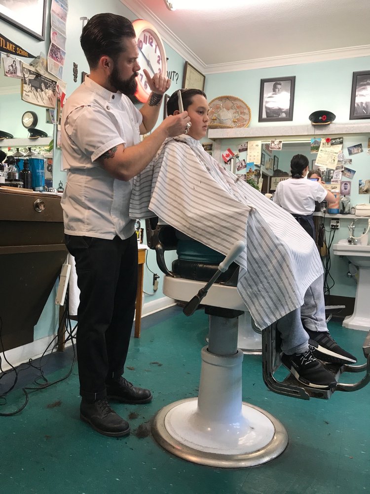 THE NITE OWL BARBER SHOP - 11 Photos & 35 Reviews - 3397 Lakeshore Road, Toronto, Ontario ...