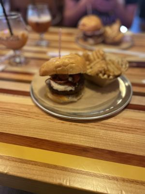 M.L.ROSE CRAFT BEER & BURGERS - Updated July 2025 - 223 Photos & 147 ...