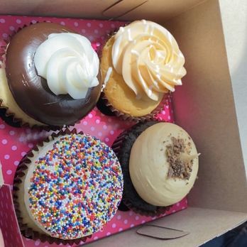 SMALLCAKES CUPCAKERY - Updated September 2024 - 62 Photos & 60 Reviews ...