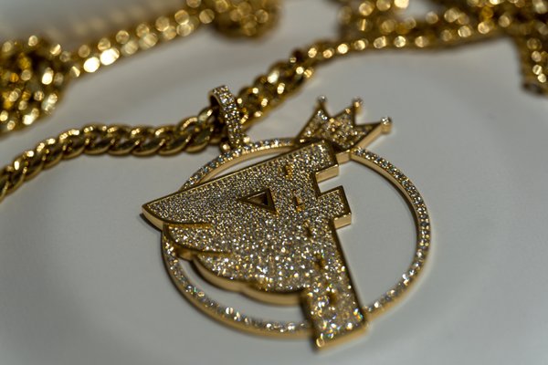 AURUM & CRYSTALLINI - Updated January 2026 - 620 Rue Cathcart, Montréal ...