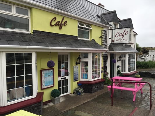 SKELLIG MIST COFFEE SHOP - Updated July 2025 - Skilling Ring, Portmagee ...