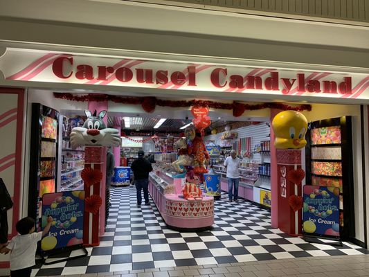 CAROUSEL CANDYLAND - 268 Photos & 141 Reviews - 4211 Waialae Ave ...