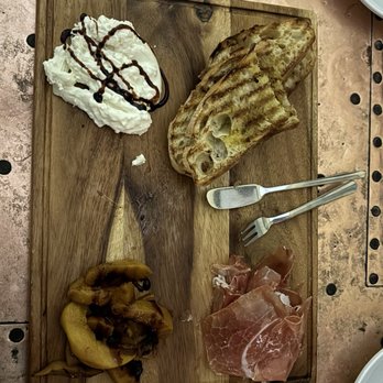 MIZZA - Updated December 2025 - 880 Photos & 705 Reviews - 1112 State ...