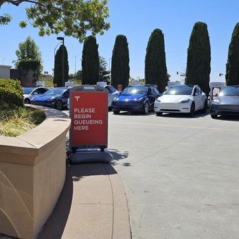 TESLA SUPERCHARGER Updated February 2025 25 Photos 19 Reviews 1200 Park Pl San Mateo California EV Charging Stations Yelp